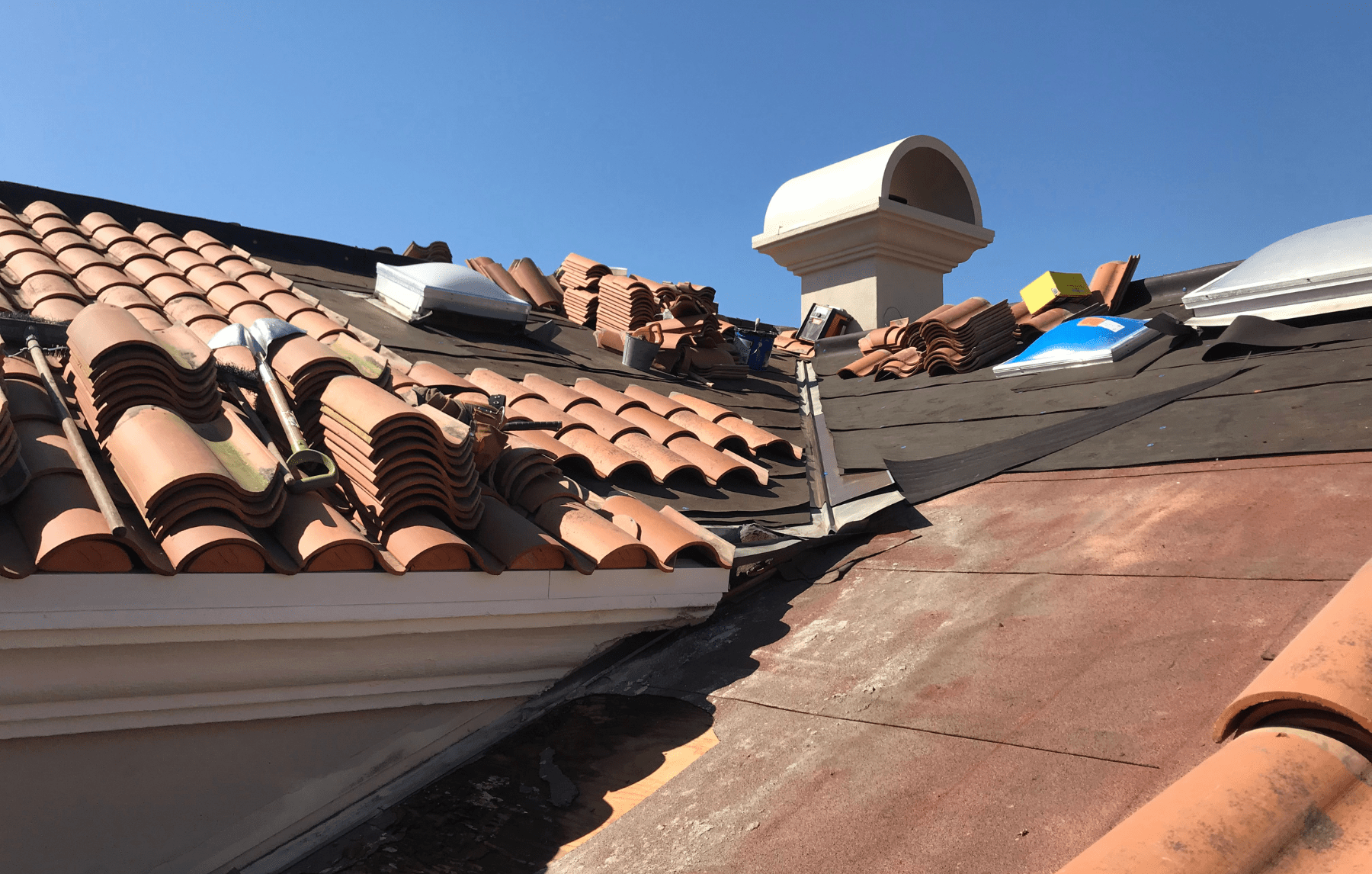 7 Benefits of Clay Tile Roofs: A Comprehensive Guide for Homeowners ...